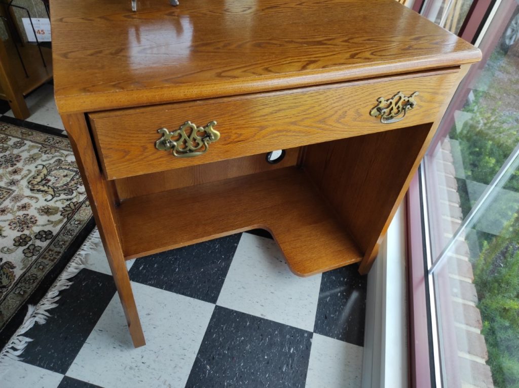 Small Oak Computer Desk | Roth & Brader Furniture