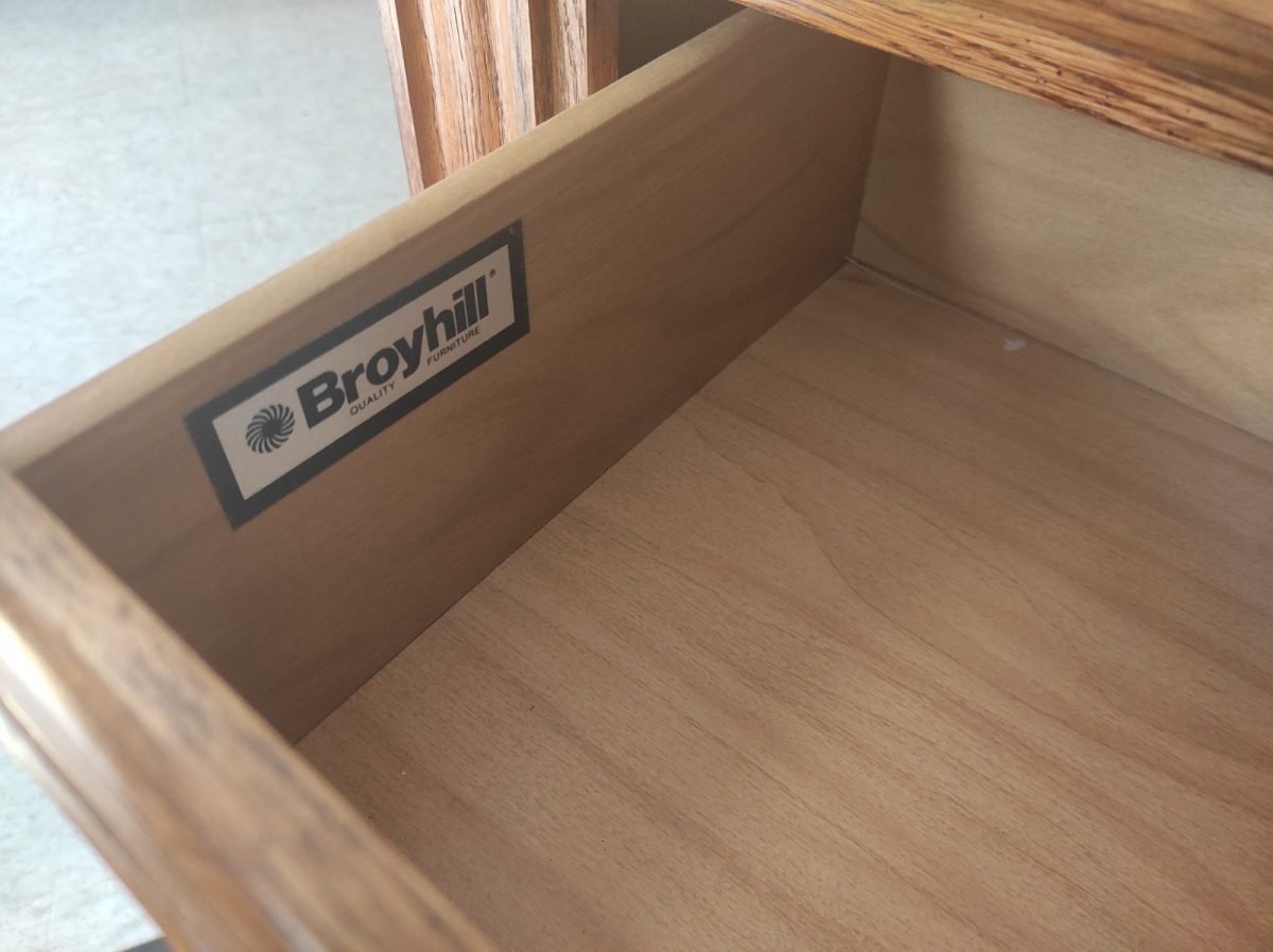 2 Drawer Broyhill Nightstand | Roth & Brader Furniture