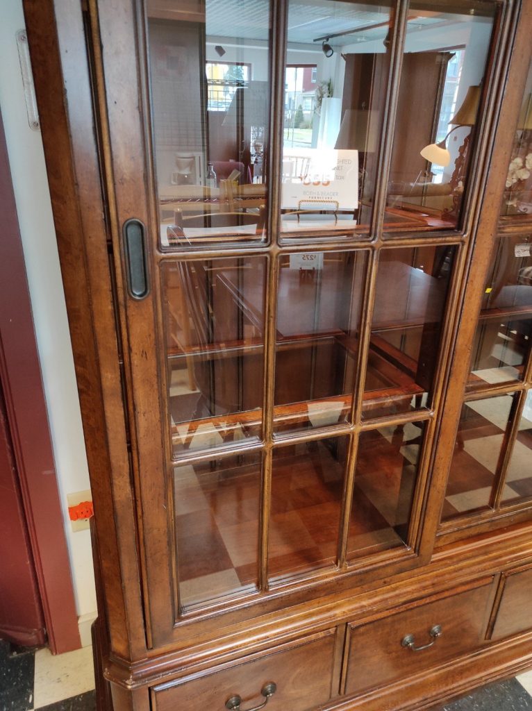Flexsteel Display Cabinet With Sliding Glass Doors | Roth & Brader ...