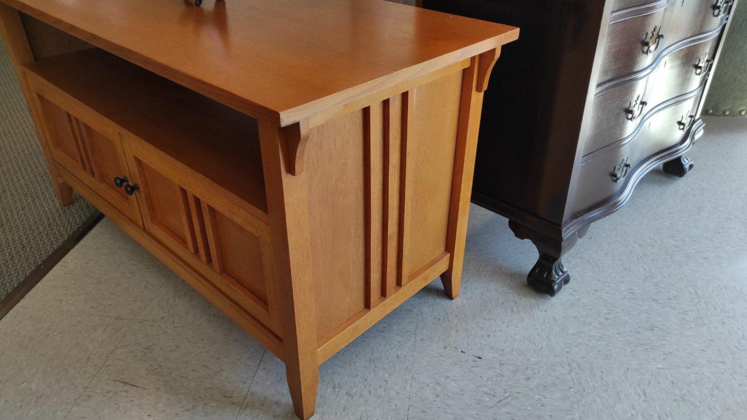 Shaker Style Tv Stand | Roth & Brader Furniture