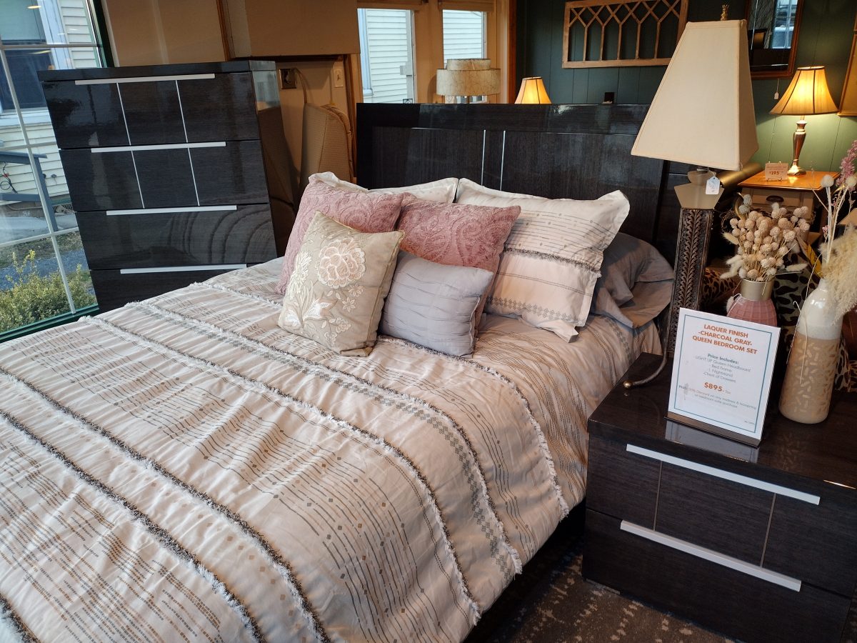 MODERN 3 PC BEDROOM SUITE
