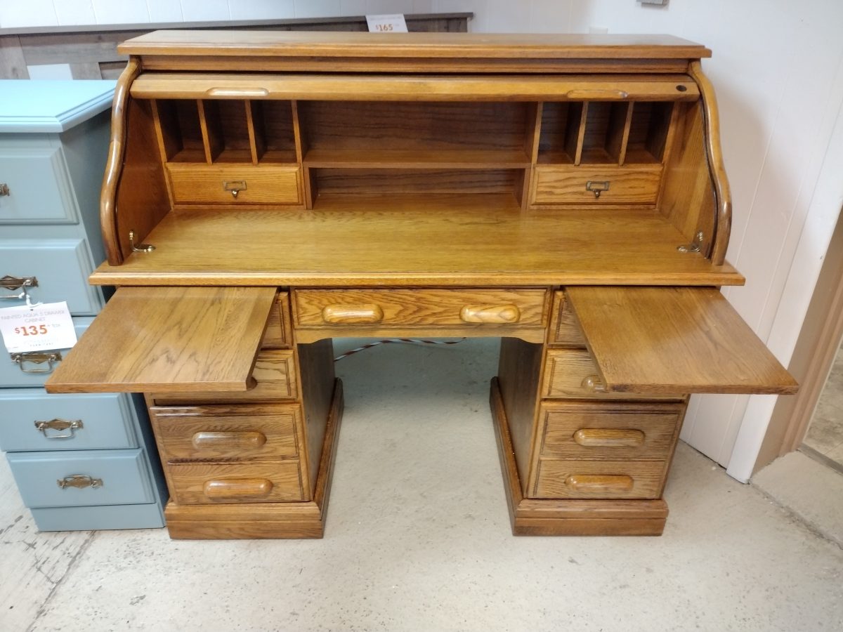 OAK ROLL TOP DESK W/ LOCKING DRAWER