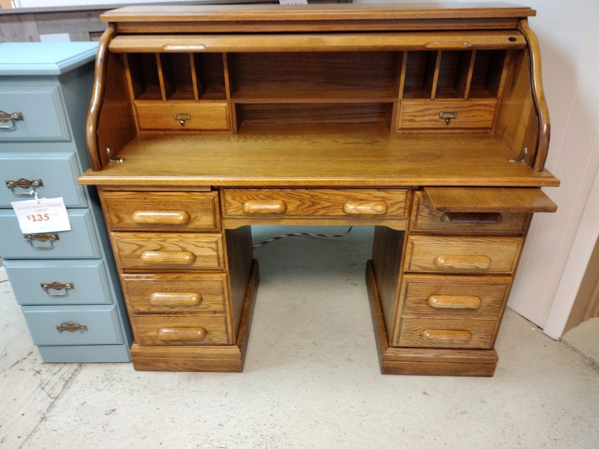 OAK ROLL TOP DESK W/ LOCKING DRAWER