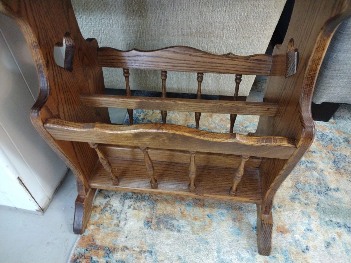 Oak End Table With Magazine Rack | Roth & Brader Furniture