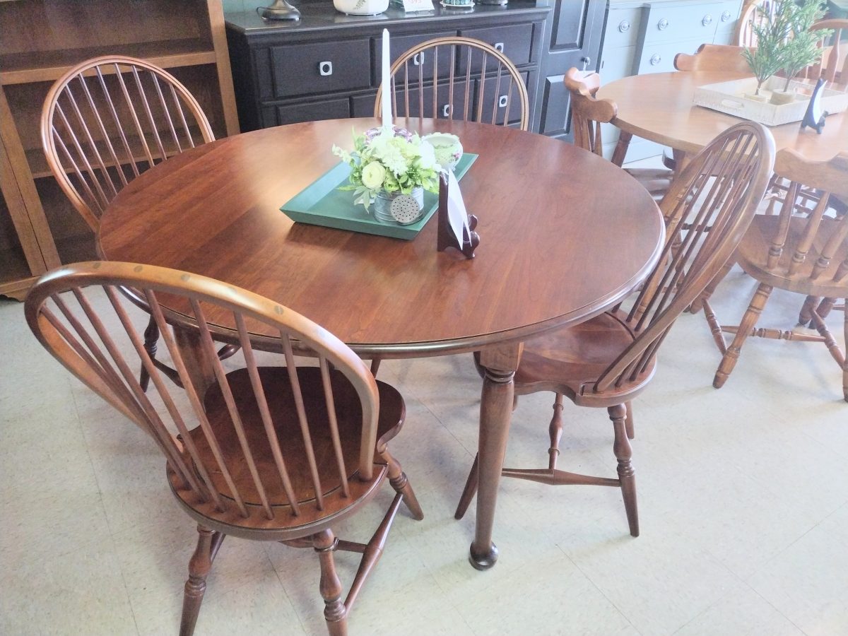 48" Round Cherry Table W/ 4 Chairs | Roth & Brader Furniture