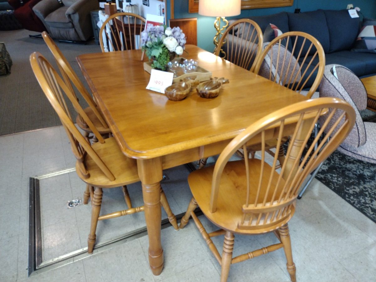 Maple Dining Table with 6 Chairs | Roth & Brader Furniture