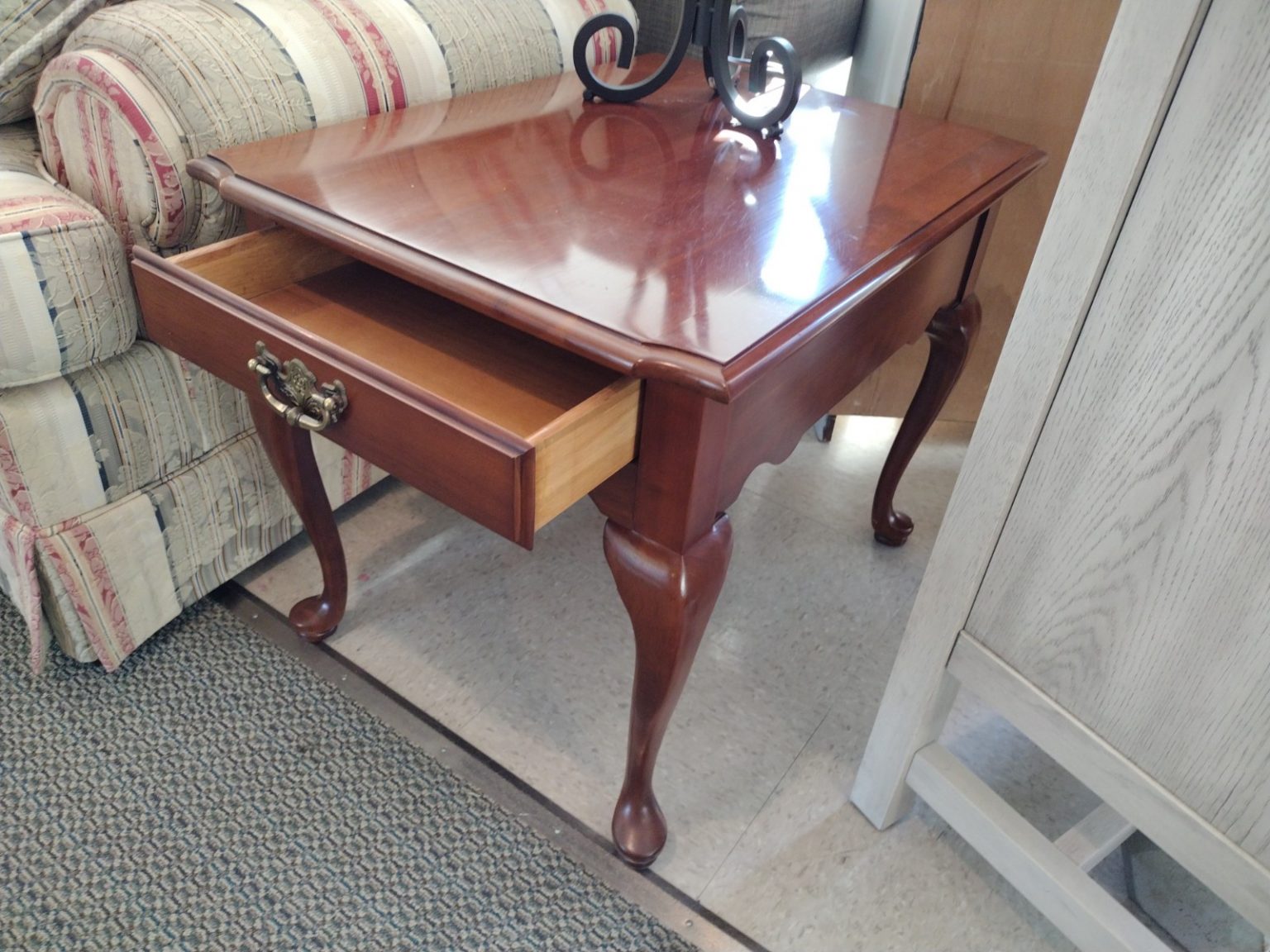 Cherry Queen Anne 3pc End Table Set | Roth & Brader Furniture