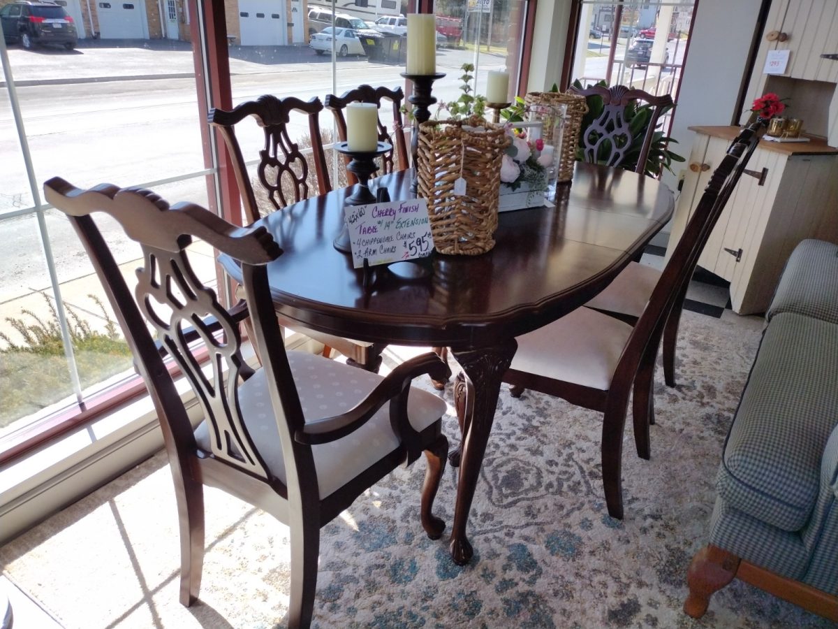 Cherry Queen Anne Table and 6 Chairs | Roth & Brader Furniture