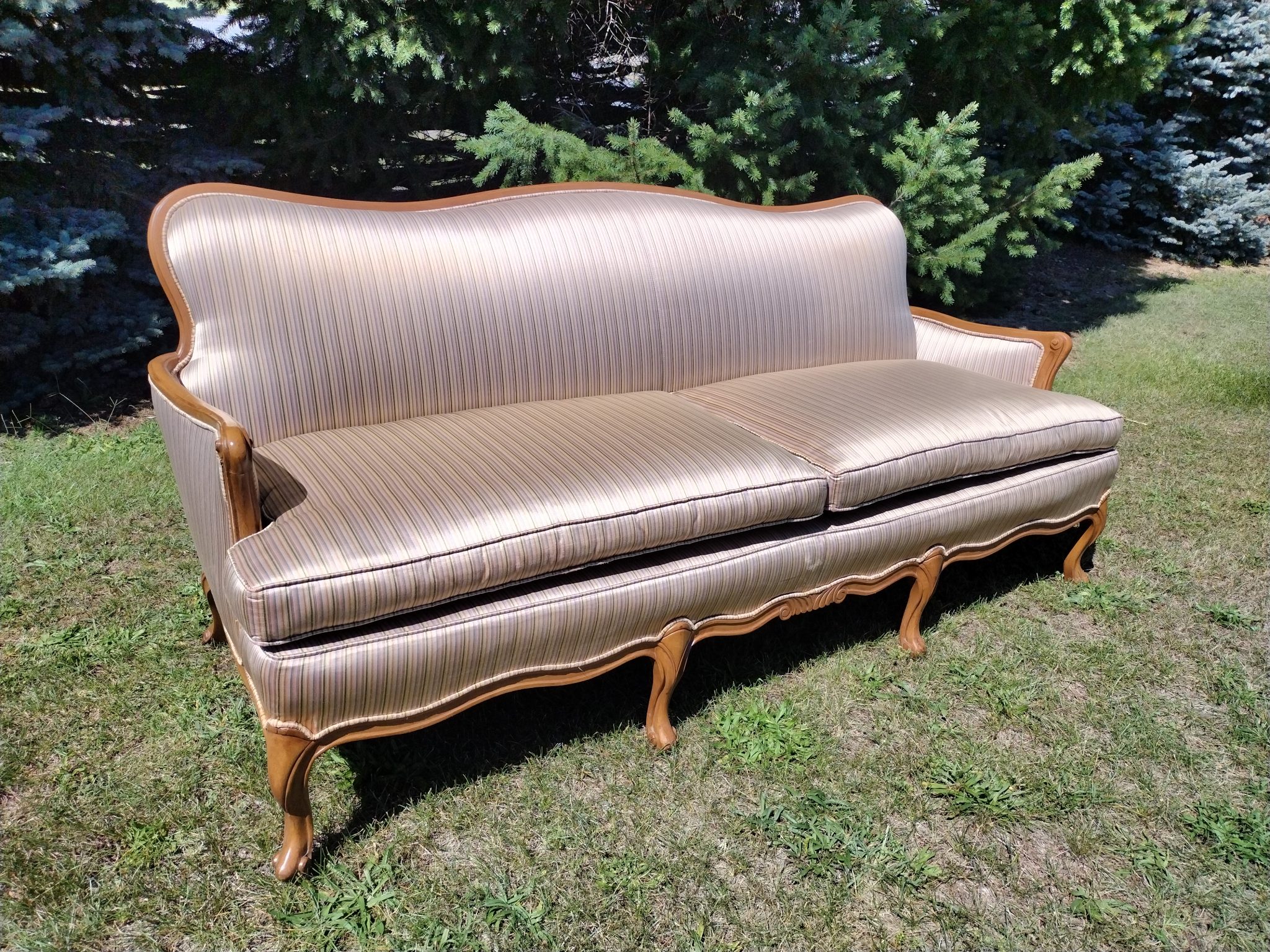 Victorian Sofa w Striped Fabric | Roth & Brader Furniture