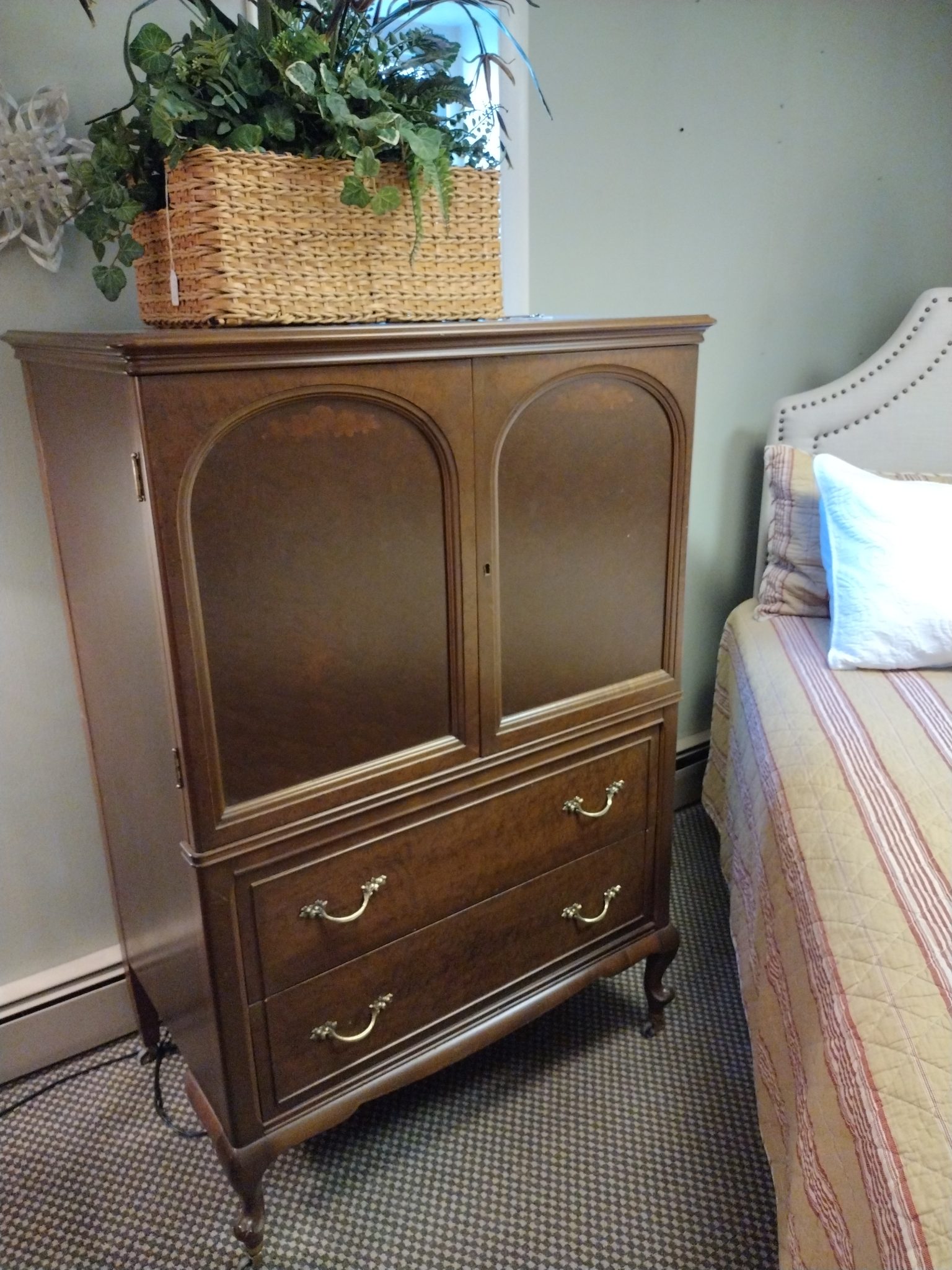 Antique Bird's Eye Maple Bedroom Set | Roth & Brader Furniture
