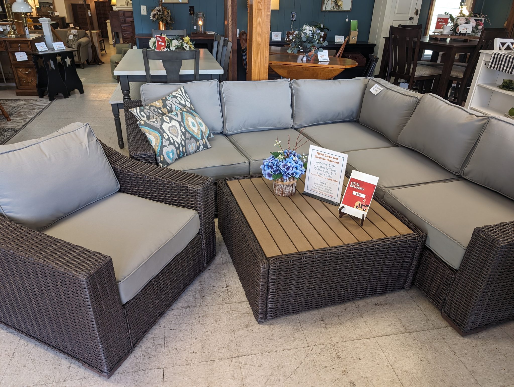 Outdoor Coffee Table | Roth & Brader Furniture