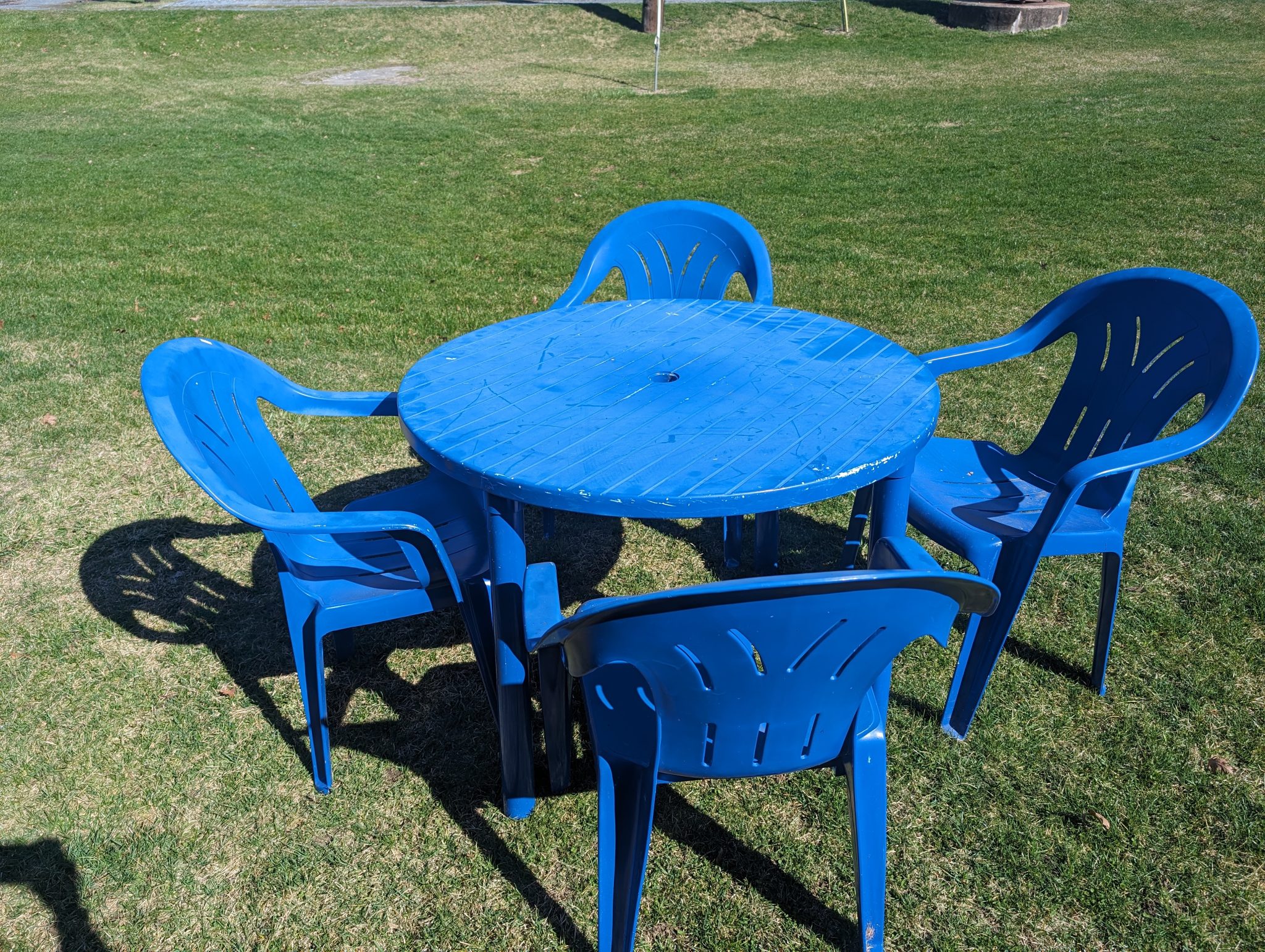 Outdoor Blue Plastic Table & Chair Set | Roth & Brader Furniture
