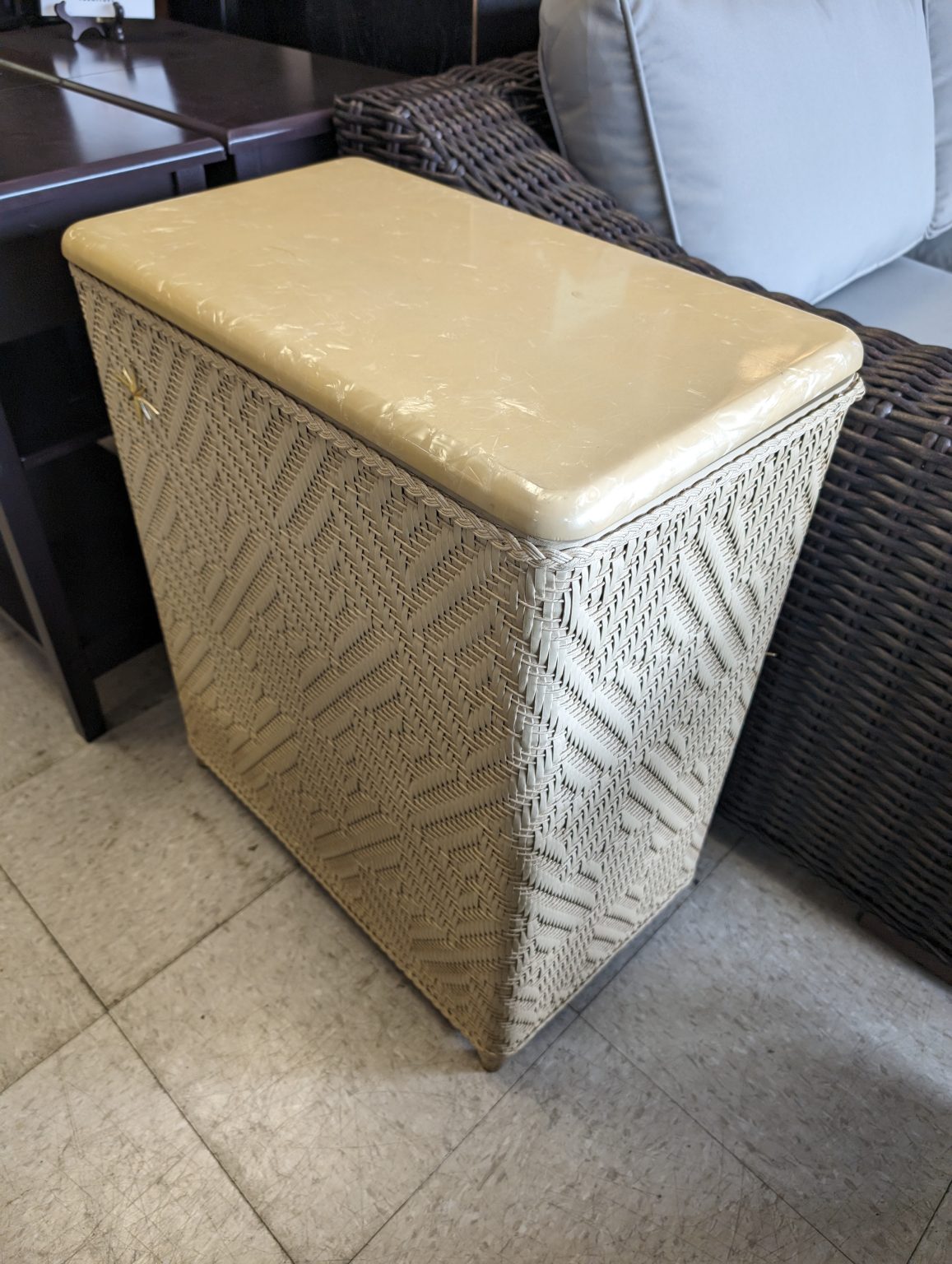 Vintage Cream Color Hamper | Roth & Brader Furniture