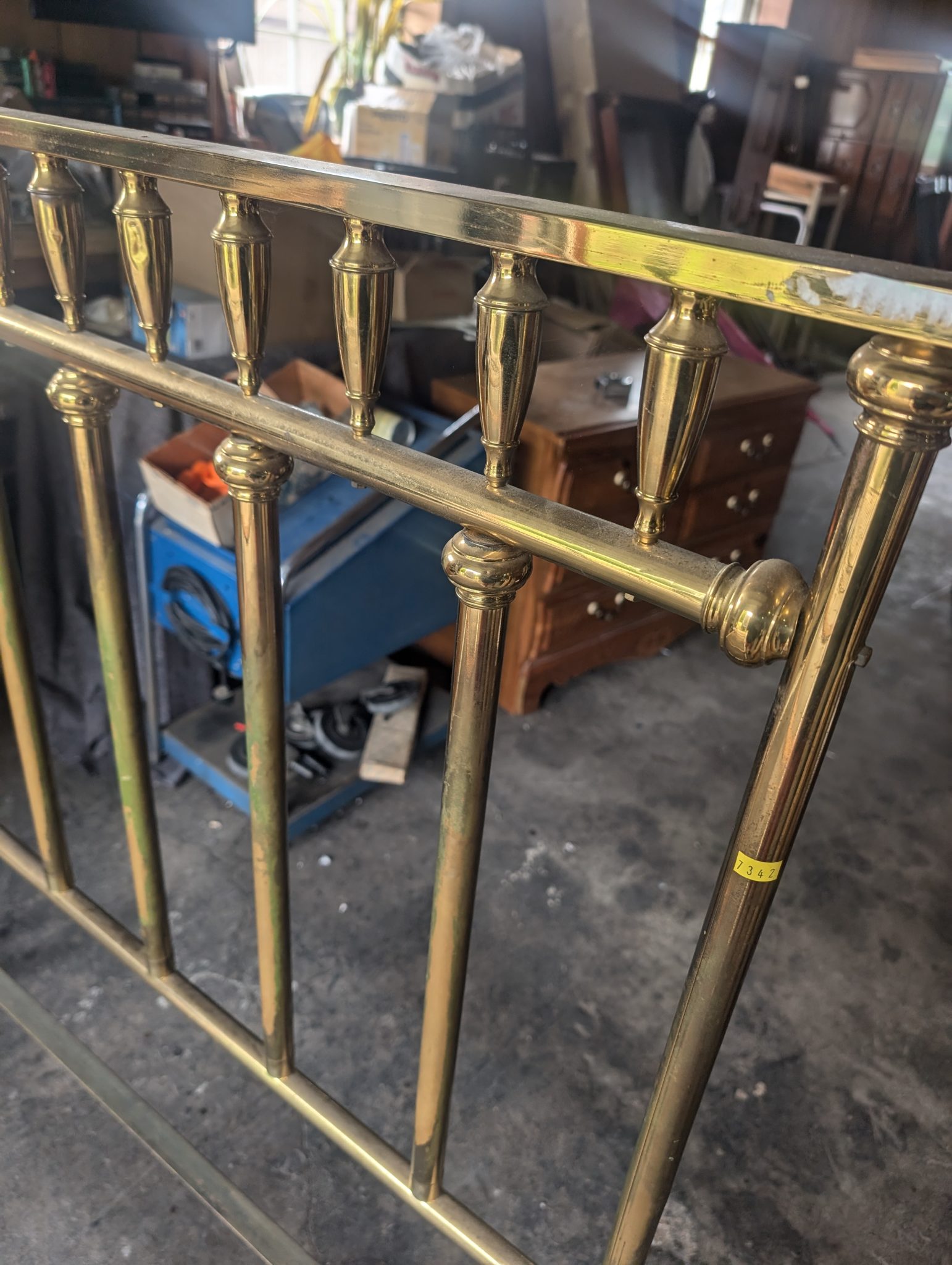 Full Size Antique Brass Bed | Roth & Brader Furniture